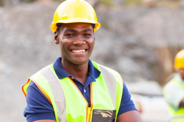 Le métier de coffreur-ferrailleur ou coffreur-bancheur - Journal.re