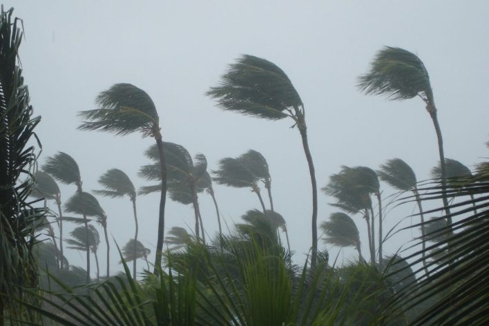 Le cyclone Garance frappe La Réunion avec des rafales records jamais ...